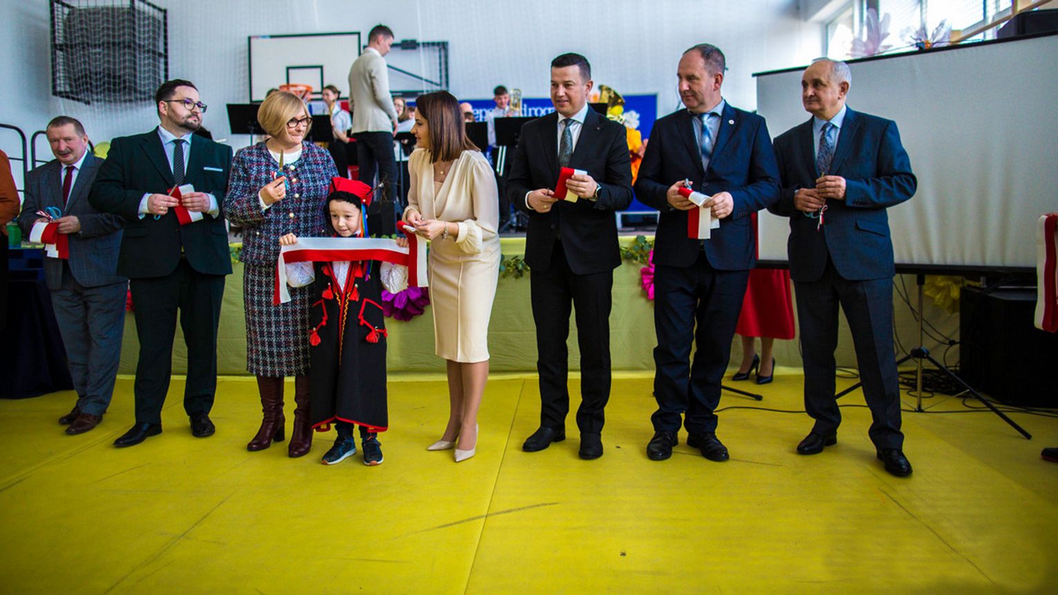 Nowa sala gimnastyczna w Ropie otwarta. Buduje się już kolejna [FOTO]