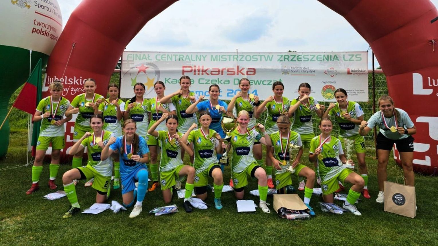 UKS Staszkówka Jelna najlepsza w Polsce. Dziewczyny na medal. Złoty ...