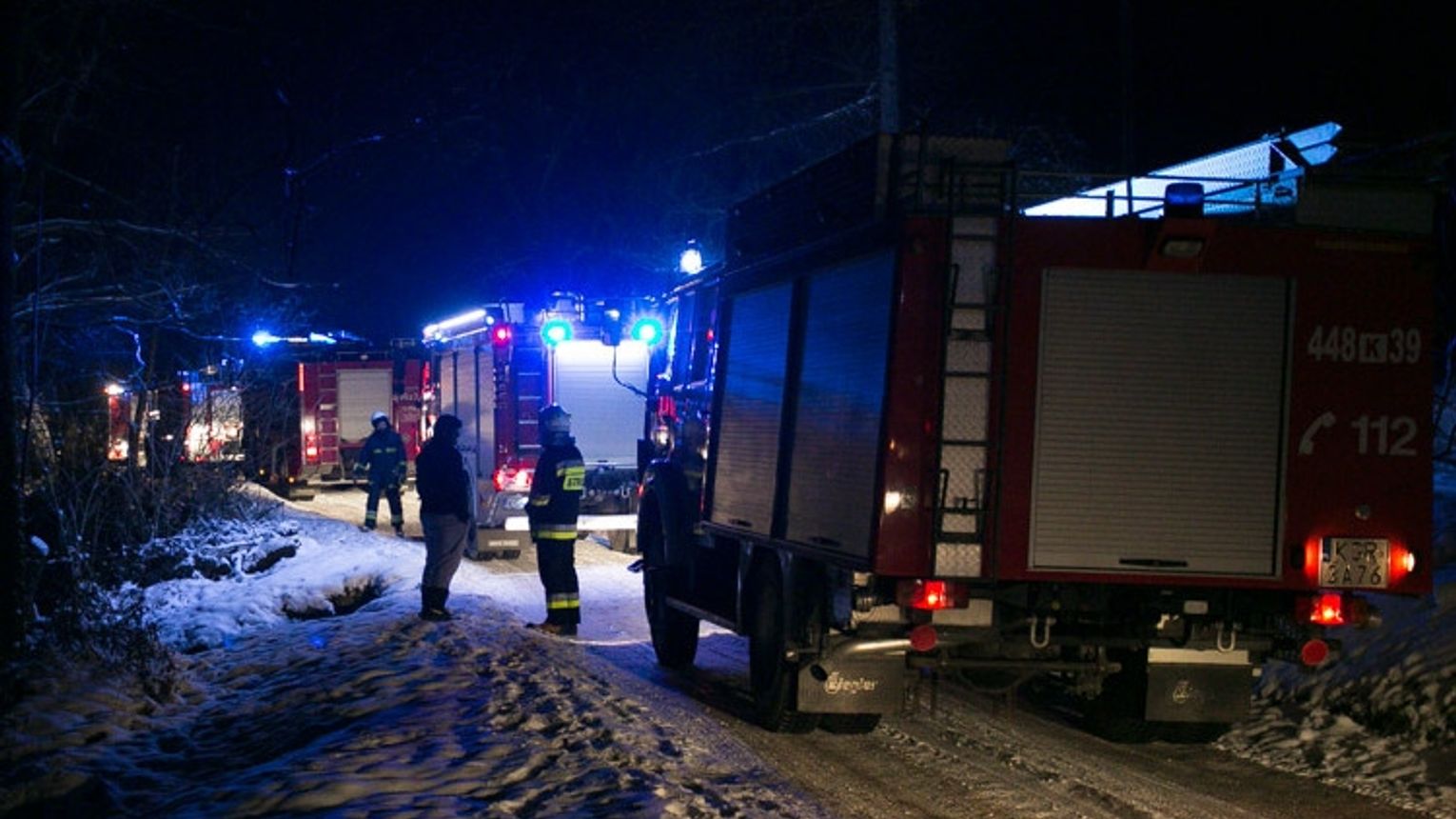 Zwarcie prowizorycznej instalacji postawiło na równe nogi 36 strażaków