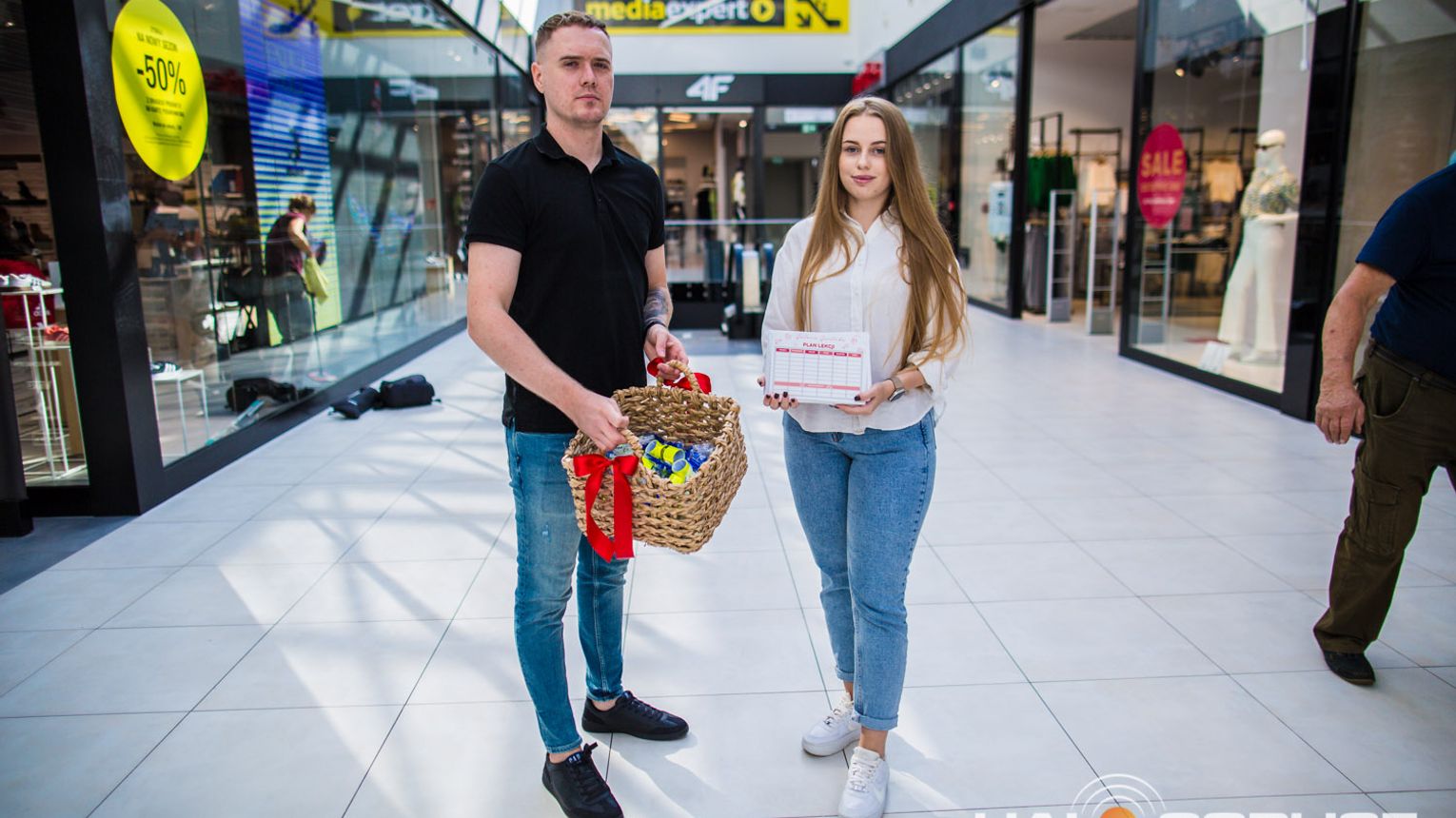Akcja Bezpieczny Powrót do Szkoły z Galerią Gorlicką (24 sierpnia 2024) Akcja Bezpieczny Powrót do Szkoły z Galerią Gorlicką (24 sierpnia 2024)